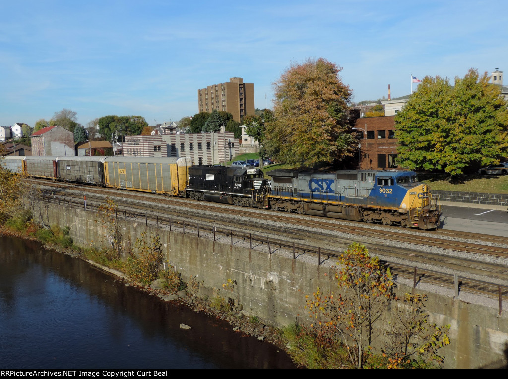 CSX 9032 and FURX 5565
